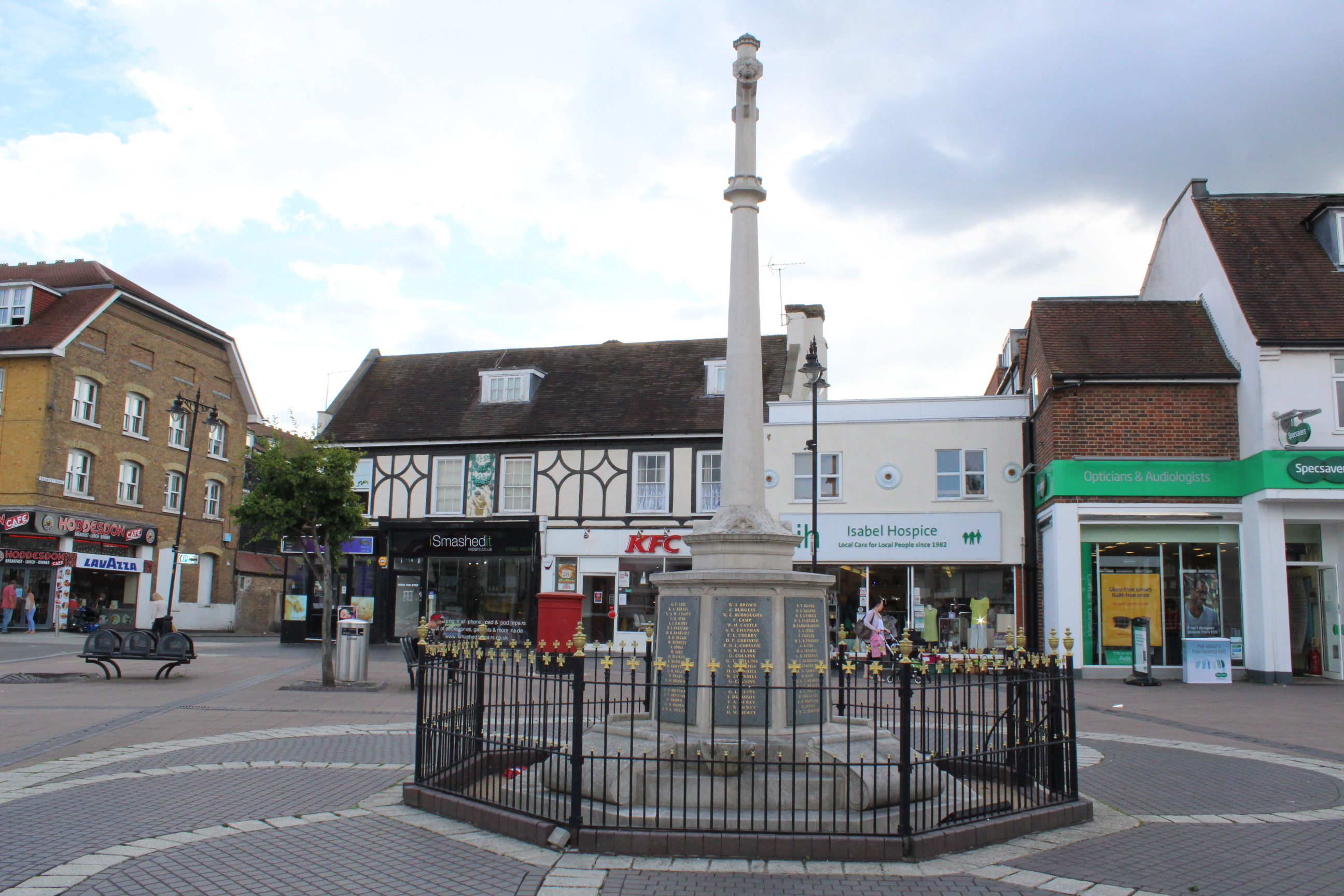 Hoddesdon and Rye Park - War Memorials Online
